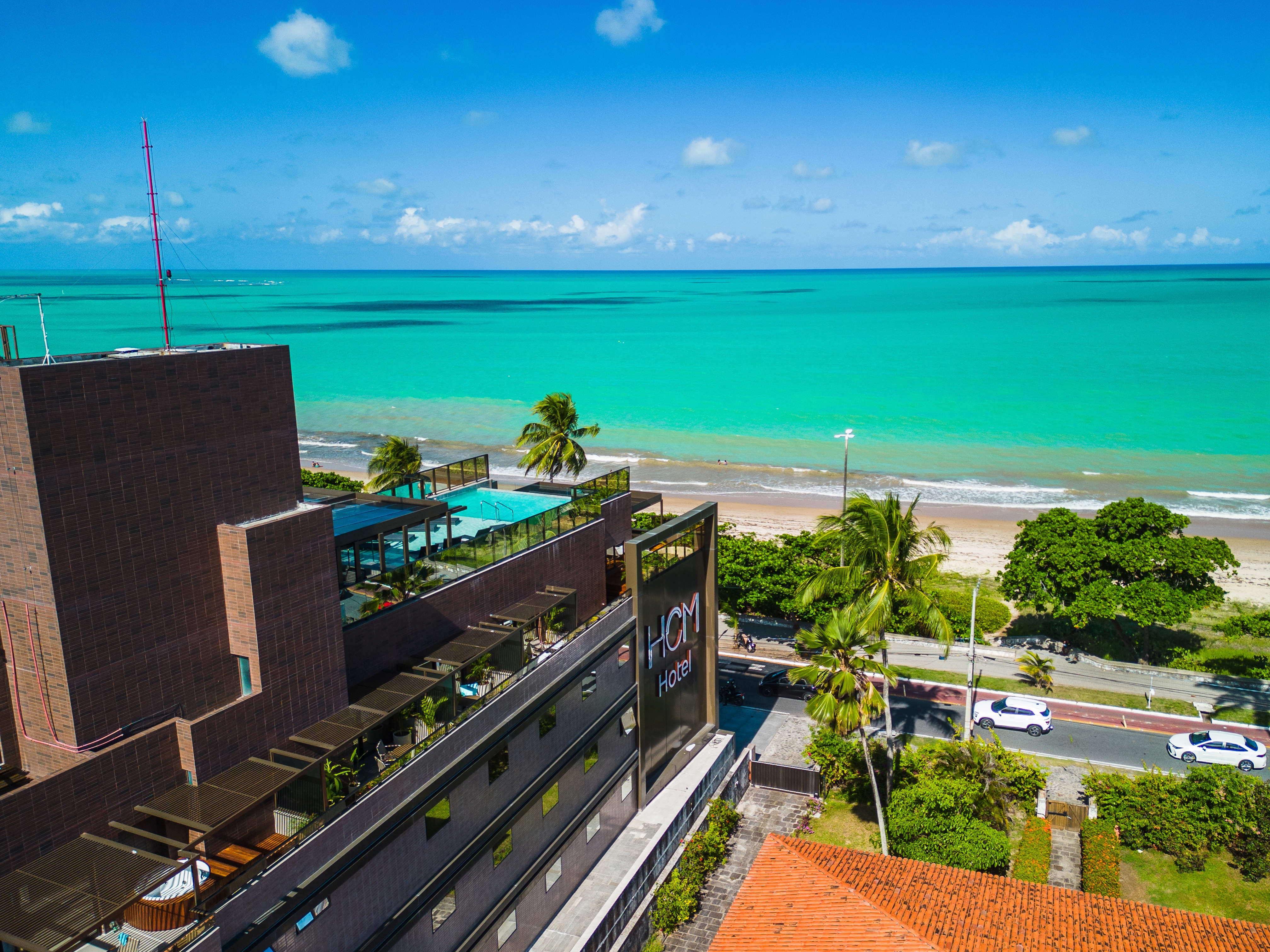 HCM Hotel completa um ano com alto padrão - Fora do Eixo